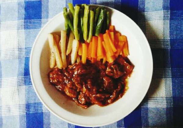 Resep dan Cara Membuat Bistik Daging Sapi Sederhana Khas Jawa ...